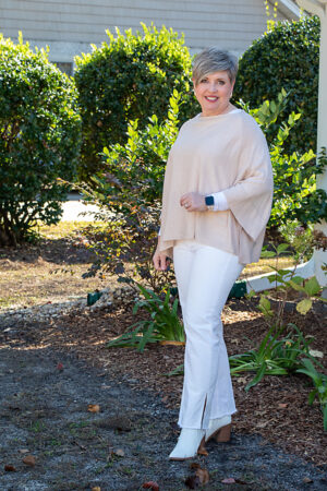 How to Wear A Poncho: 10 Fun and Versatile Outfits